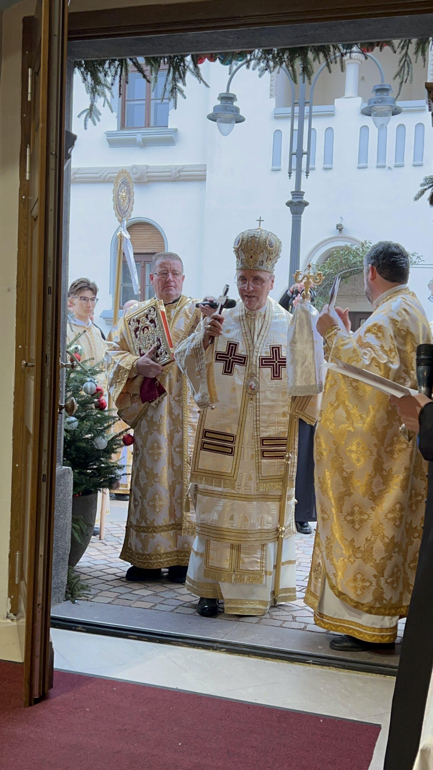 Anul jubiliar 2025, deschis în Eparhia de Oradea. PSS Virgil Bercea ...