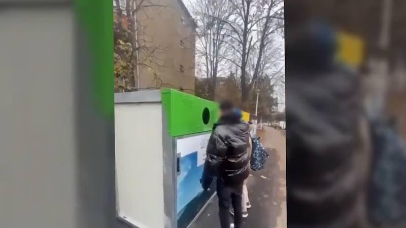 Vandalii lovesc din nou. Au distrus o insulă ecologică și au ars mai ...
