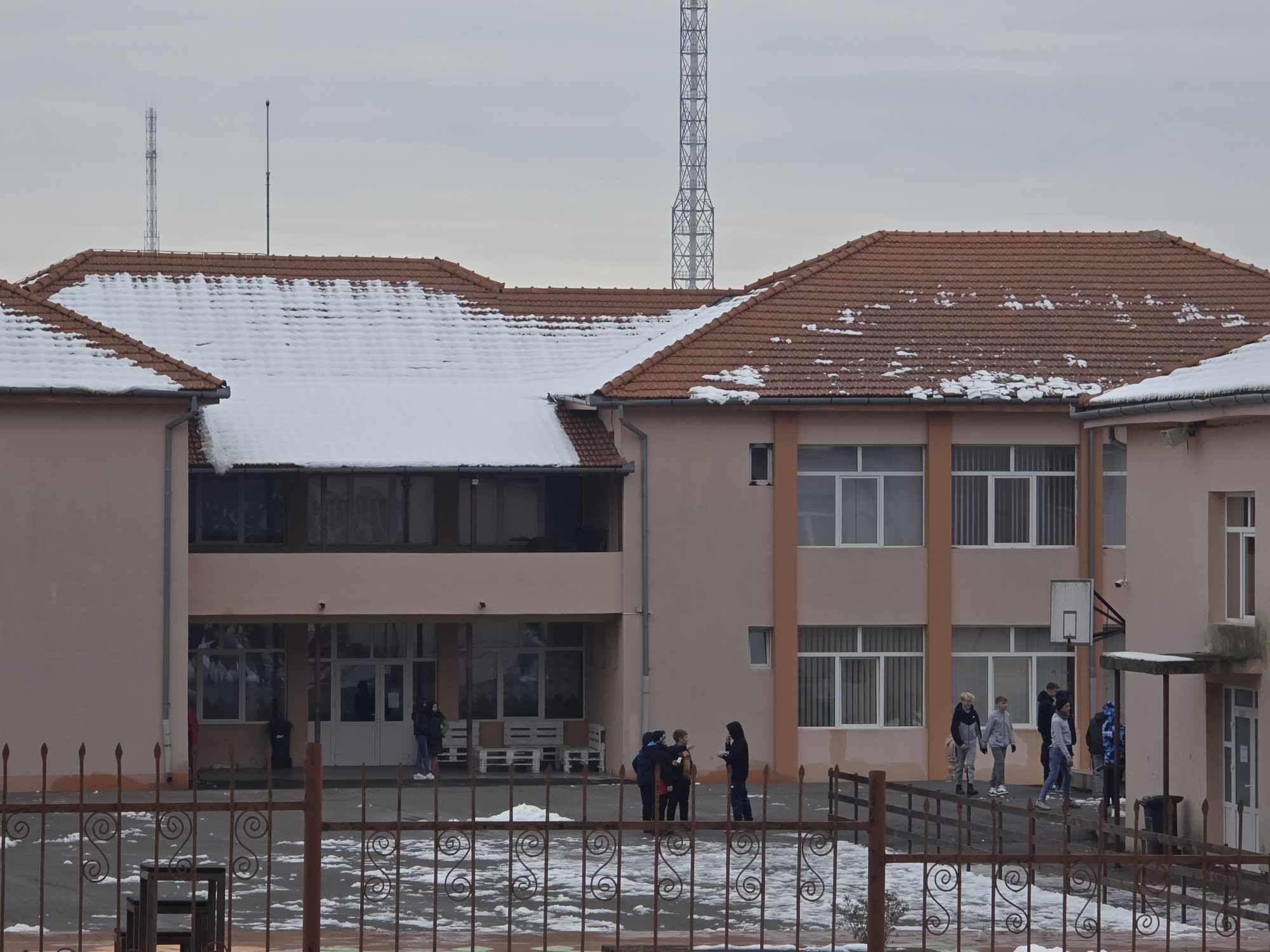 Școlile din comuna Suplacu de Barcău vor fi dotate cu mobilier și ...